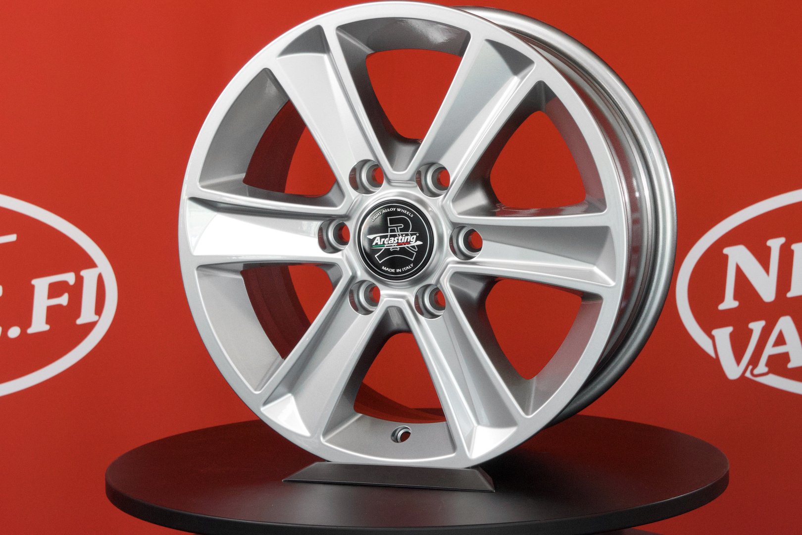 ARCASTING MAMMUT CHROME SILVER Alumiinivanteet 8x18" 6x130 ET50 Ø84.1 ...