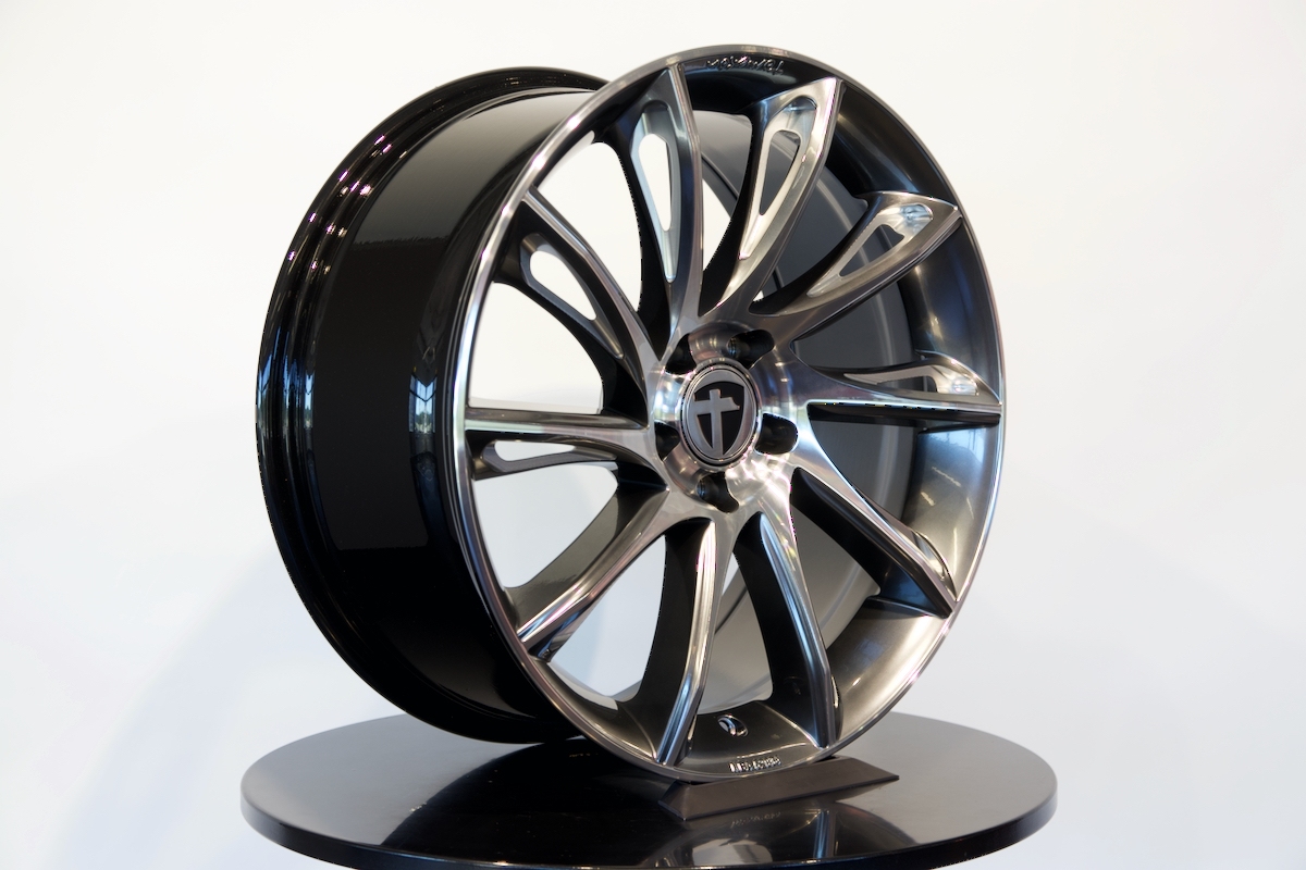 Tomason TN24 Alumiinivanteet 8.5x20" 5x120 ET35 Ø72.6 | Nettivanne.fi